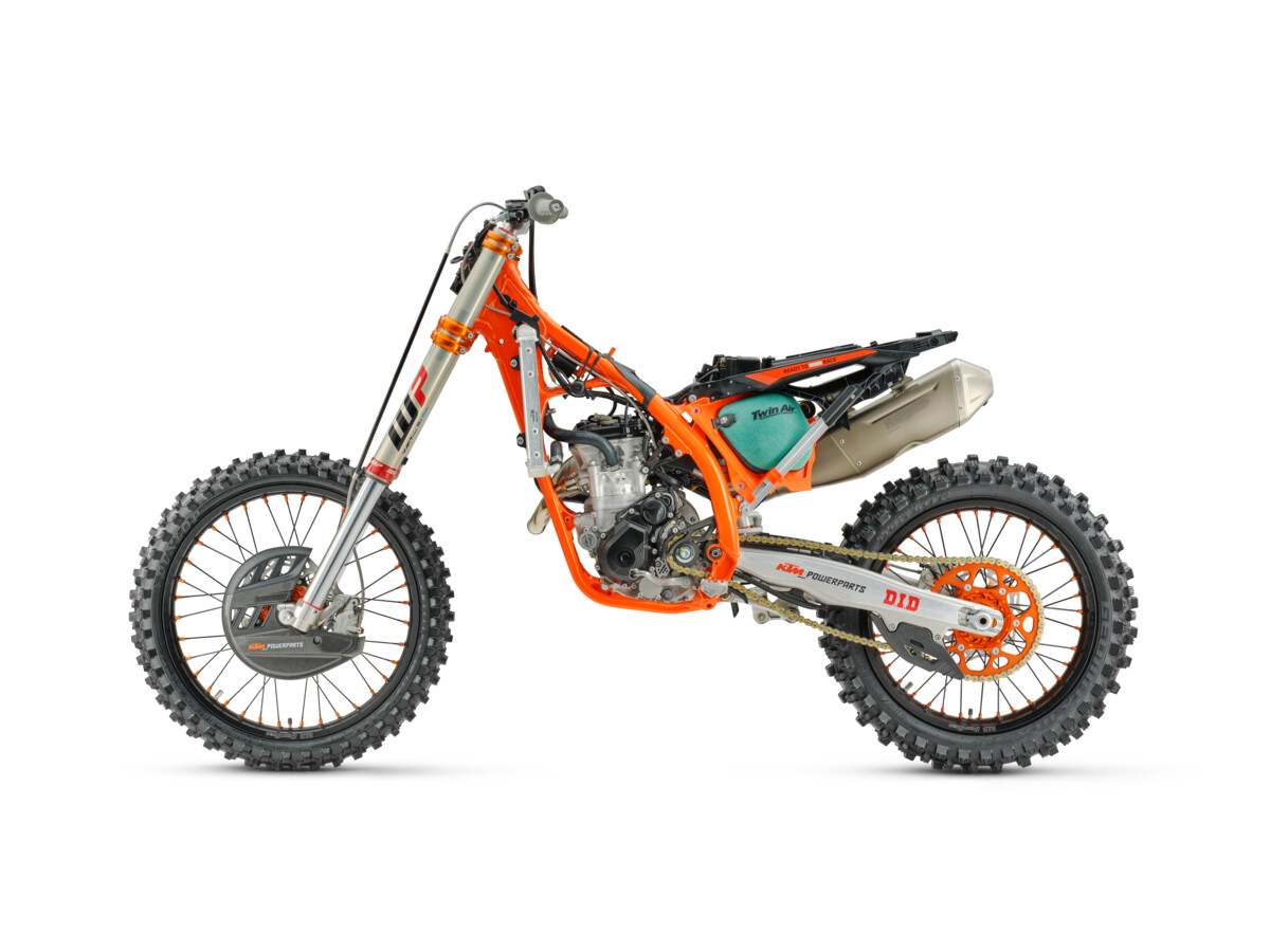 LAS KTM SX-F FACTORY EDITION 2026 YA RUEDAN
